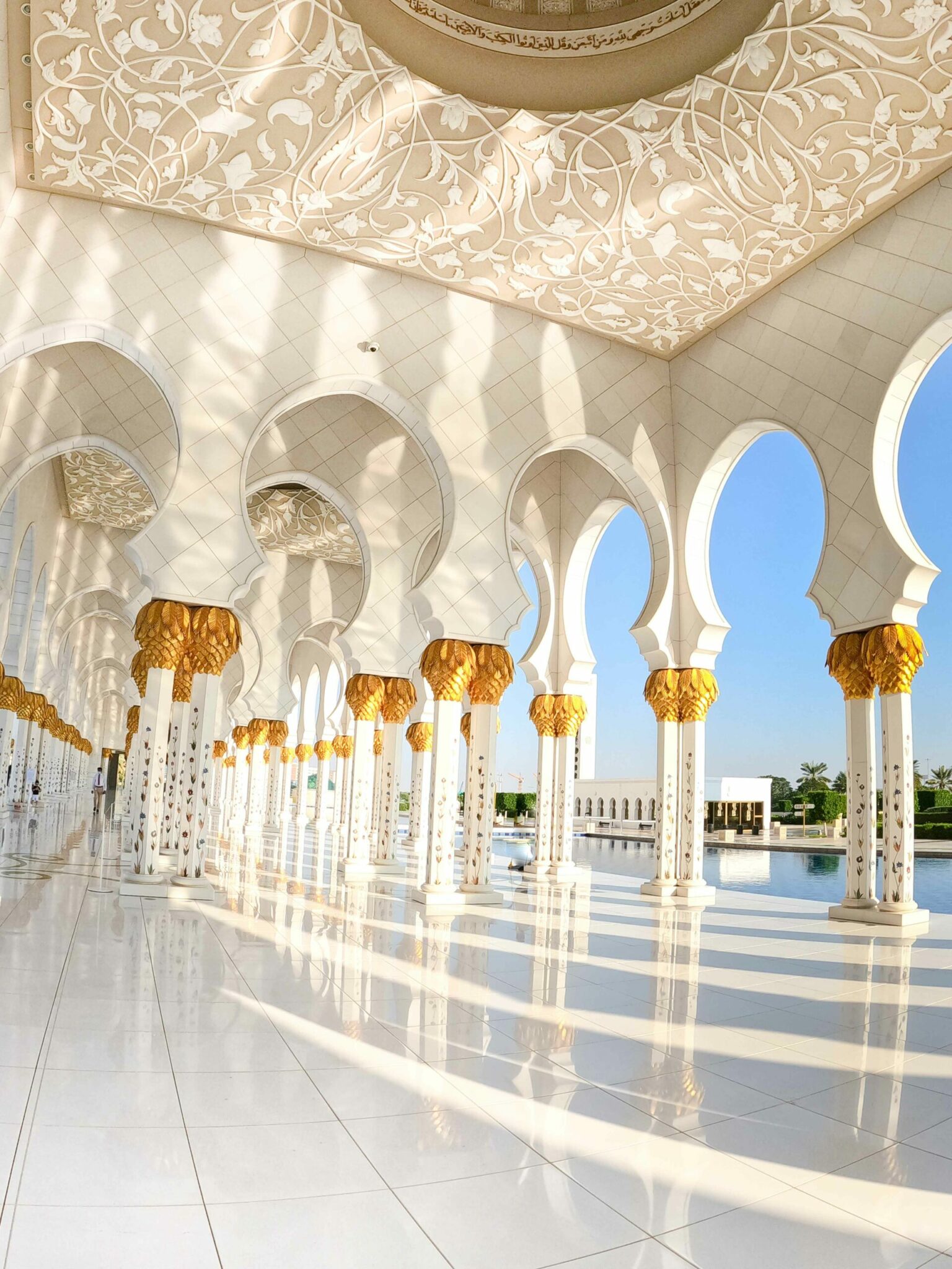 Top 8+ Beautiful Mosques In Abu Dhabi 2025 – Must-Visit Guide