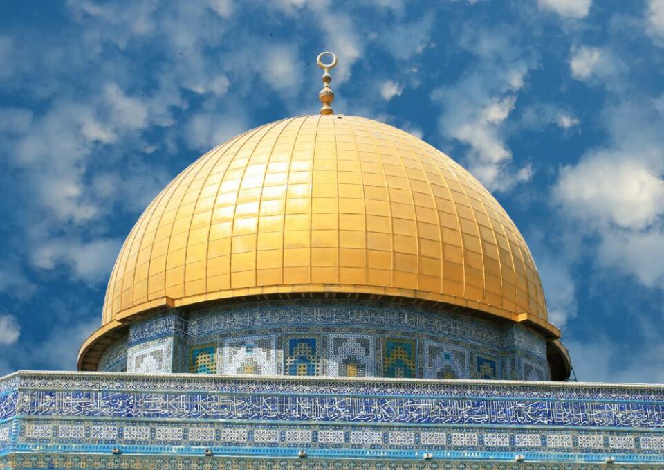 Top 8+ Beautiful Mosques In Abu Dhabi 2025 – Must-Visit Guide