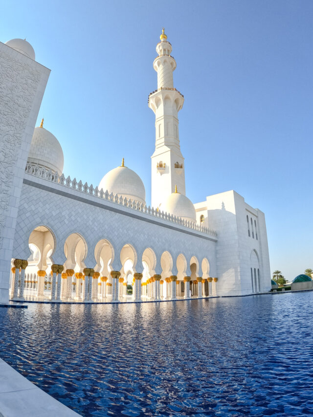Visiting Sheikh Zayed Mosque — Visitor Guide & Etiquette | Secret Abu Dhabi